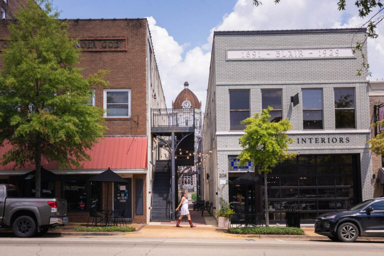 Rockin' Things to do in Tupelo (A weekend Guide to Elvis & Eats) - Bobo ...